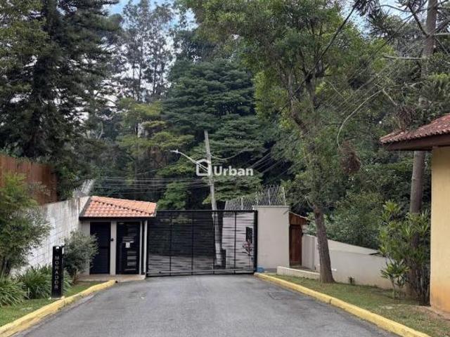 Casa de Condomínio para venda em Granja Viana de 380.00m² com 5 Quartos, 2 Suites e 3 Garagens