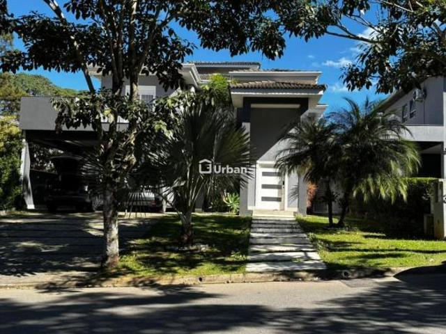 Casa de Condomínio para venda em Granja Viana de 410.00m² com 4 Quartos, 4 Suites e 4 Garagens