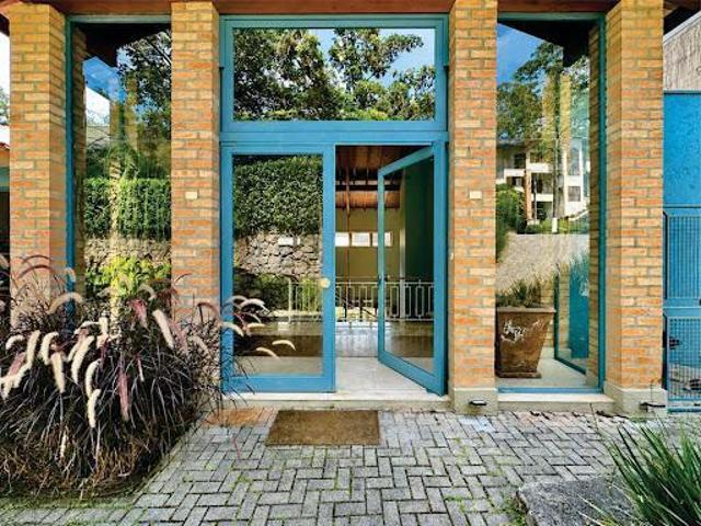 Casa de Condomínio para venda em Granja Viana de 457.00m² com 4 Quartos, 4 Suites e 5 Garagens