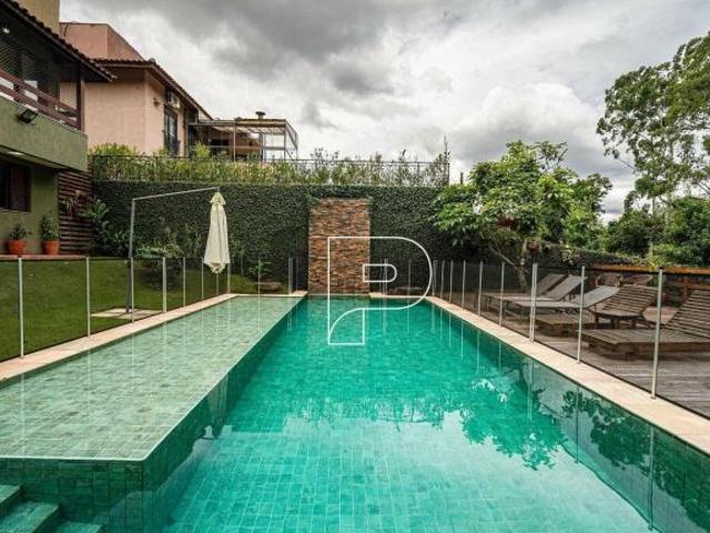 Casa de Condomínio para venda em Granja Viana de 450.00m² com 5 Quartos, 2 Suites e 7 Garagens