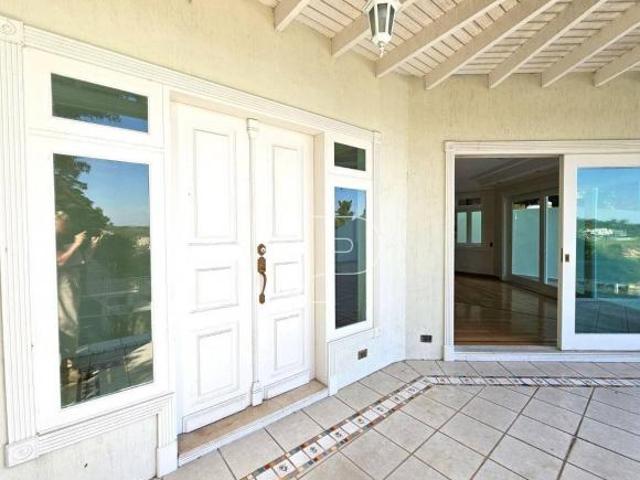 Casa de Condomínio para venda e aluguel em Granja Viana de 477.00m² com 4 Quartos, 4 Suites e 6 Gara