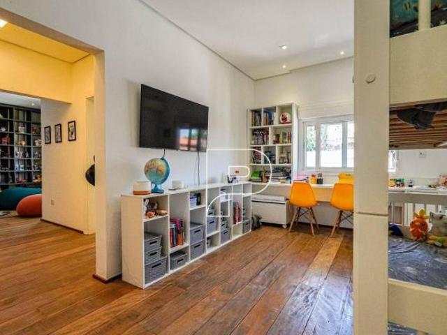 Casa de Condomínio para venda em Granja Viana de 491.00m² com 4 Quartos, 4 Suites e 3 Garagens
