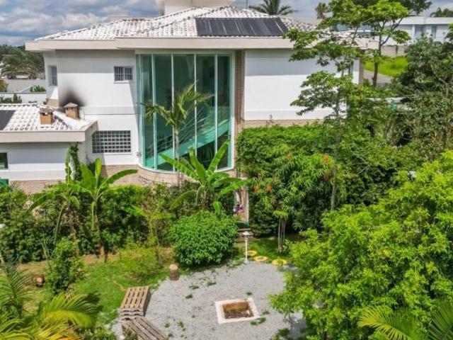 Casa de Condomínio para venda em Granja Viana de 560.00m² com 3 Quartos, 3 Suites e 4 Garagens