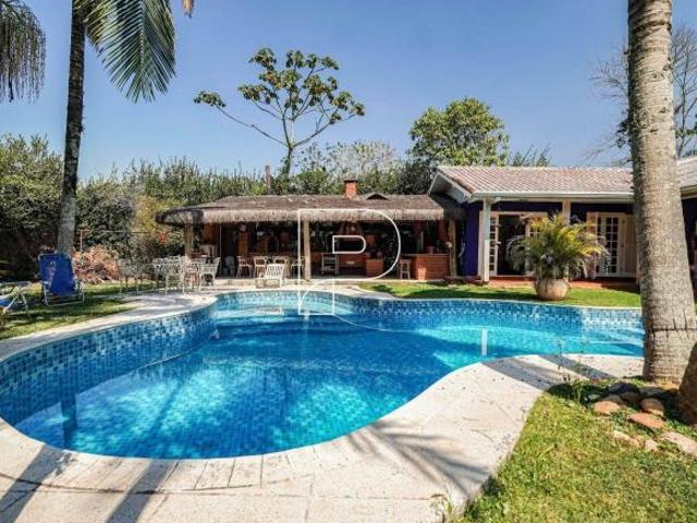 Casa de Condomínio para venda em Granja Viana de 700.00m² com 4 Quartos, 4 Suites e 6 Garagens