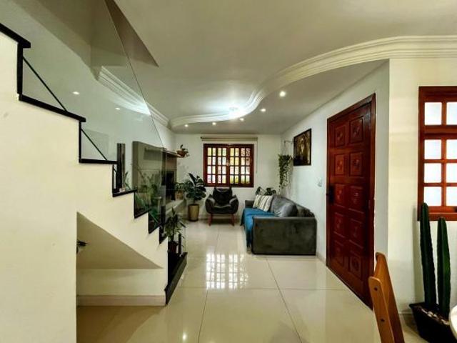 Casa de Condomínio para venda em Granja Viana de 82.00m² com 3 Quartos, 1 Suite e 2 Garagens