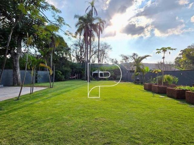 Casa de Condomínio para venda em Granja Viana de 900.00m² com 4 Quartos, 4 Suites e 4 Garagens
