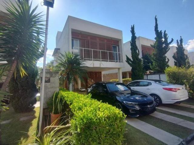 Casa de Condomínio para venda em Granja Viana Ii de 180.00m² com 3 Quartos, 3 Suites e 4 Garagens