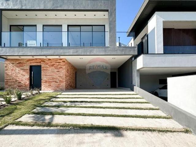 Casa de Condomínio para venda em Green Valley de 203.00m² com 3 Quartos, 3 Suites e 4 Garagens