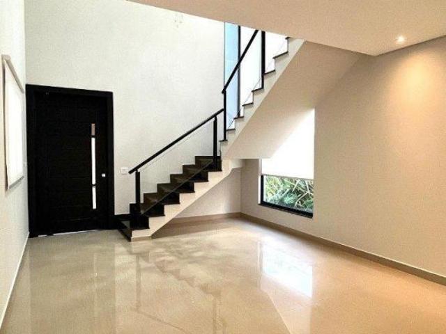 Casa de Condomínio para venda em Green Valley de 258.00m² com 3 Quartos, 3 Suites e 4 Garagens