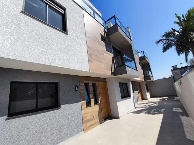 Casa de Condomínio para venda em Guabirotuba de 179.00m² com 3 Quartos, 1 Suite e 2 Garagens
