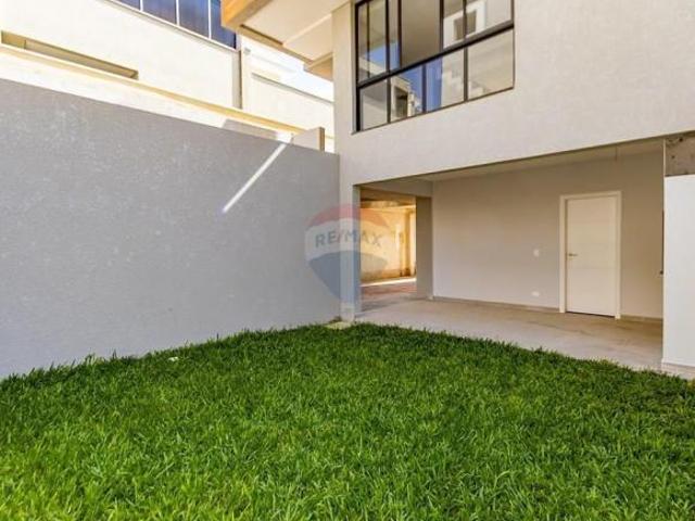 Casa de Condomínio para venda em Guabirotuba de 250.00m² com 3 Quartos, 3 Suites e 1 Garagem