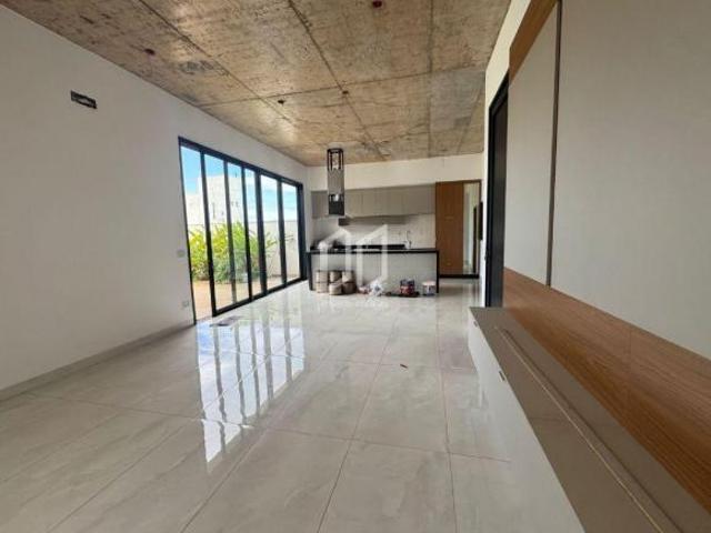 Casa de Condomínio para venda em Horto de 184.00m² com 3 Quartos, 3 Suites e 4 Garagens