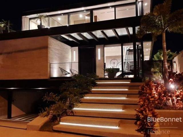 Casa de Condomínio para venda em Horto Florestal de 646.00m² com 4 Quartos, 4 Suites e 6 Garagens