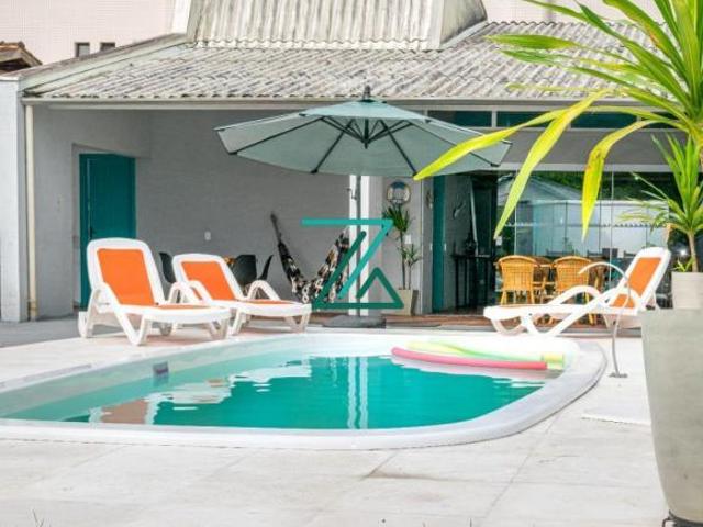 Casa de Condomínio para venda em Itaguá de 220.00m² com 2 Quartos, 1 Suite e 8 Garagens