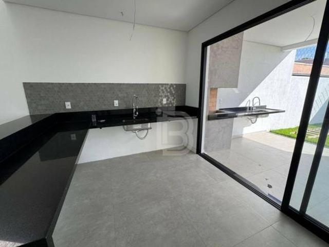 Casa de Condomínio para venda em Jacaré de 150.00m² com 3 Quartos, 3 Suites e 4 Garagens