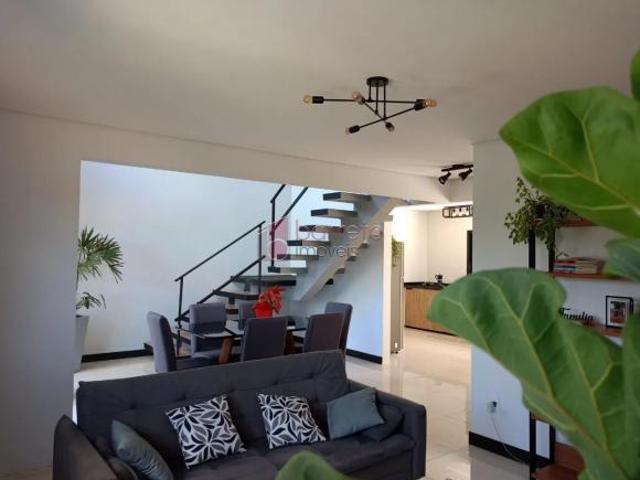 Casa de Condomínio para venda em Jacaré de 171.00m² com 3 Quartos, 1 Suite e 2 Garagens