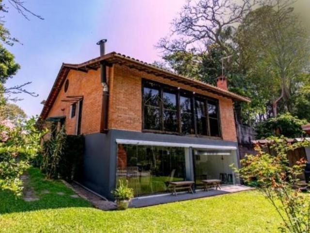 Casa de Condomínio para venda em Jardim Colibri de 213.00m² com 3 Quartos, 1 Suite e 9 Garagens