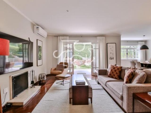 Casa de Condomínio para venda em Jardim Colombo de 463.00m² com 5 Quartos, 3 Suites e 4 Garagens