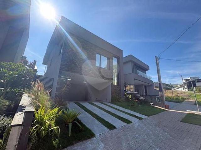 Casa de Condomínio para venda em Jardim Celeste de 208.00m² com 4 Quartos, 1 Suite e 4 Garagens