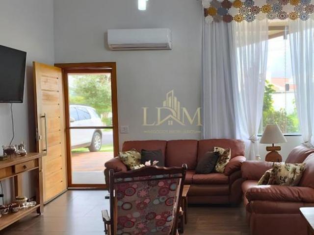 Casa de Condomínio para venda em Jardim Dom Pedro I de 159.00m² com 4 Quartos, 2 Suites e 4 Garagens