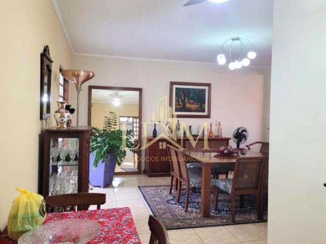 Casa de Condomínio para venda em Jardim Dos Flamboyants de 165.00m² com 3 Quartos, 1 Suite e 4 Garag