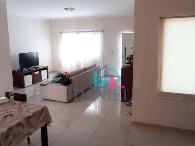 Casa de Condomínio para venda em Jardim Dos Flamboyants de 178.00m² com 3 Quartos, 1 Suite e 4 Garag