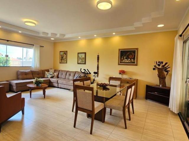 Casa de Condomínio para venda em Jardim Dos Flamboyants de 183.00m² com 3 Quartos, 3 Suites e 4 Gara