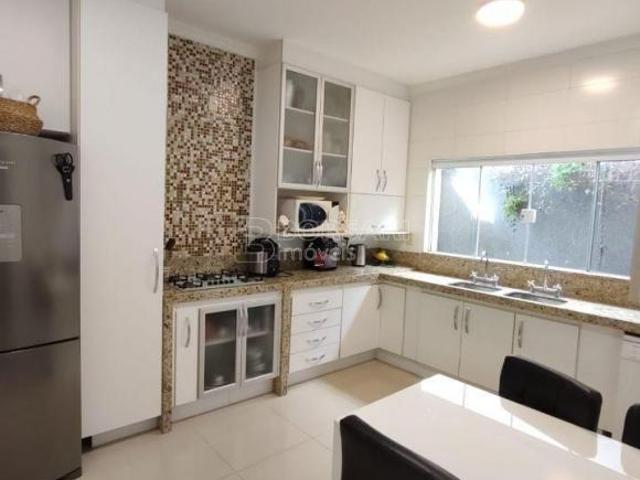 Casa de Condomínio para venda em Jardim Dos Flamboyants de 184.00m² com 3 Quartos, 3 Suites e 4 Gara