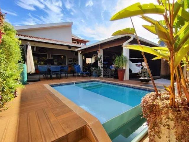 Casa de Condomínio para venda em Jardim Dos Flamboyants de 210.00m² com 3 Quartos, 1 Suite e 4 Garag