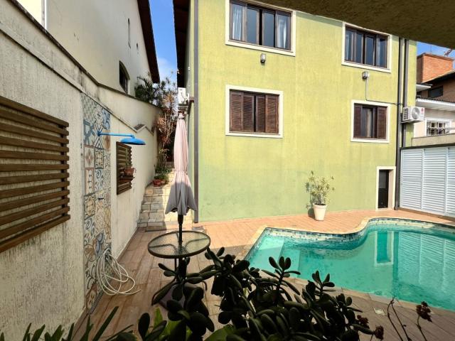 Casa de Condomínio para venda em Jardim Das Flores em Cotia São Paulo de 280.00m² com 3 Quartos, 1 Suíte e 3 Garagens