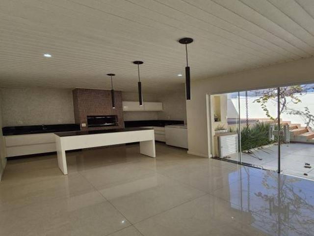 Casa de Condomínio para venda em Jardim Ermida I de 150.00m² com 3 Quartos, 1 Suite e 3 Garagens