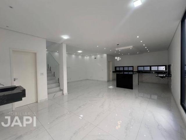 Casa de Condomínio para venda em Jardim Ermida I de 245.00m² com 3 Quartos, 2 Suites e 4 Garagens