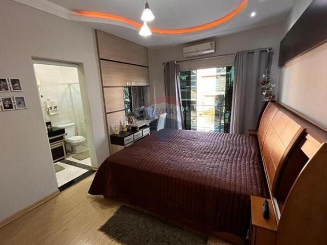 Casa de Condomínio para venda em Jardim Flamboyant de 305.00m² com 3 Quartos, 1 Suite e 4 Garagens
