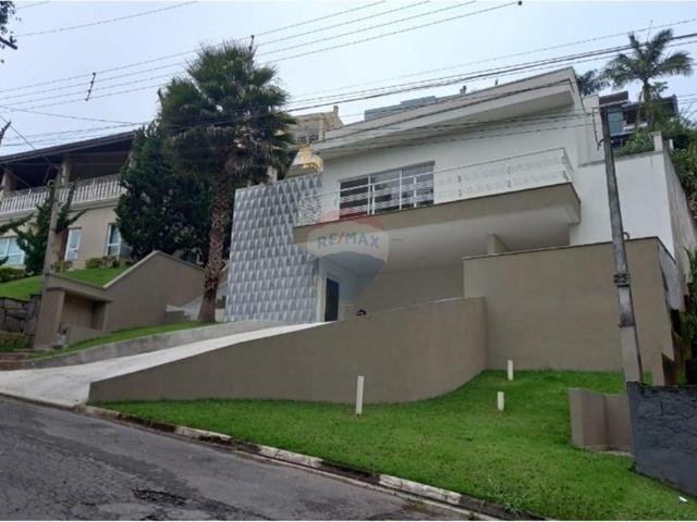 Casa de Condomínio para venda em Jardim Imperial Hills Iii em Arujá São Paulo de 246.00m² com 3 Quartos, 3 Suítes e 4 Garagens