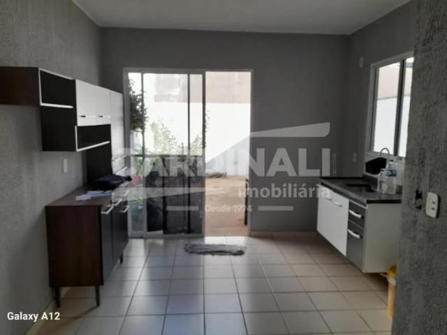 Casa de Condomínio para venda em Jardim Ipanema de 42.00m² com 2 Quartos e 2 Garagens