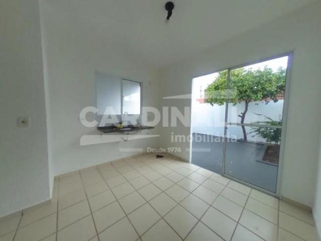 Casa de Condomínio para venda em Jardim Ipanema de 50.00m² com 2 Quartos e 1 Garagem
