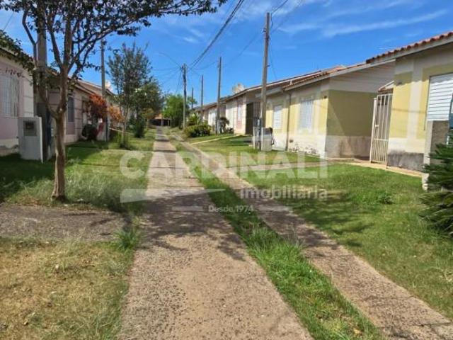 Casa de Condomínio para venda em Jardim Ipanema de 51.00m² com 3 Quartos e 2 Garagens