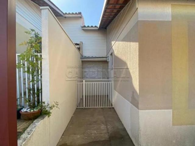 Casa de Condomínio para venda em Jardim Ipanema de 75.00m² com 2 Quartos, 1 Suite e 2 Garagens