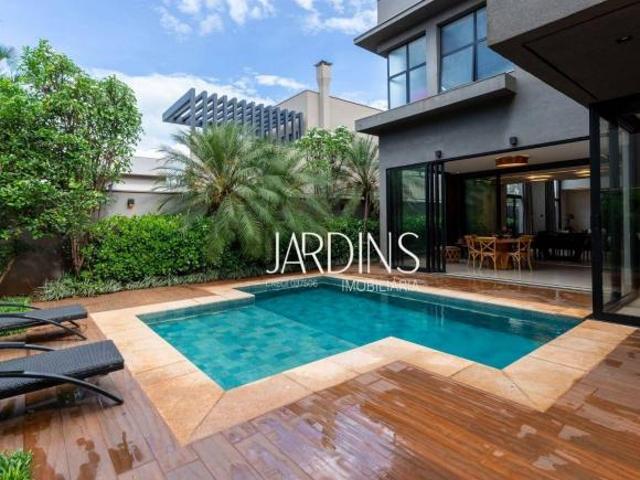 Casa de Condomínio para venda em Jardim Olhos D&apos água de 430.00m² com 4 Quartos, 4 Suites e 4 Garagen