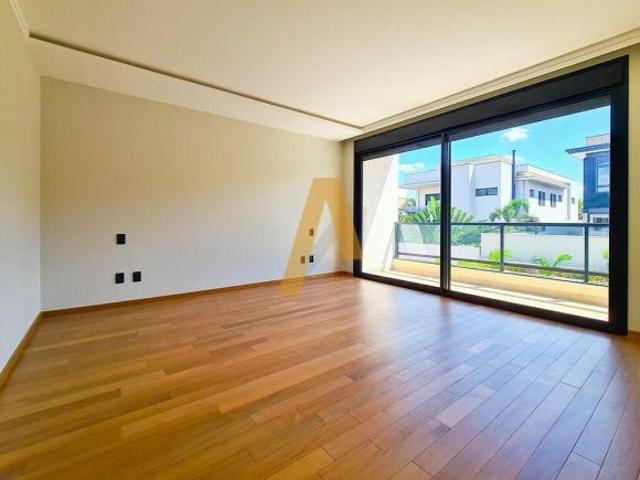 Casa de Condomínio para venda em Jardim Olhos Dagua de 400.00m² com 3 Quartos, 3 Suites e 4 Garagens