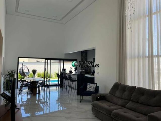 Casa de Condomínio para venda em Jardim Maringá de 177.00m² com 3 Quartos, 3 Suites e 4 Garagens