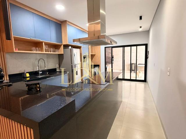 Casa de Condomínio para venda em Jardim Marialice em Araraquara São Paulo de 216.00m² com 3 Quartos, 1 Suíte e 2 Garagens