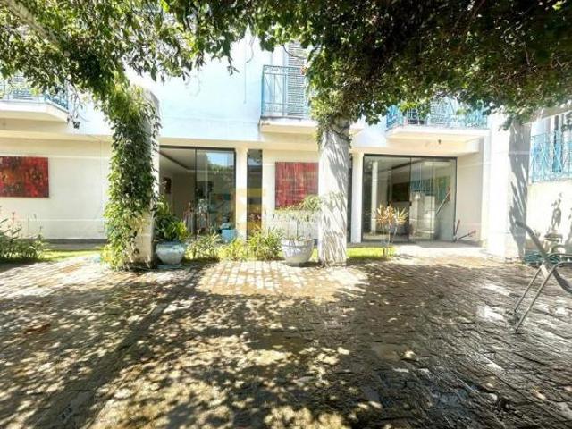 Casa de Condomínio para venda em Jardim Novo Mundo de 470.00m² com 4 Quartos, 3 Suites e 4 Garagens
