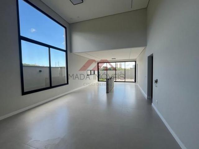 Casa de Condomínio para venda em Jardim São Pedro de 180.00m² com 3 Quartos, 1 Suite e 4 Garagens