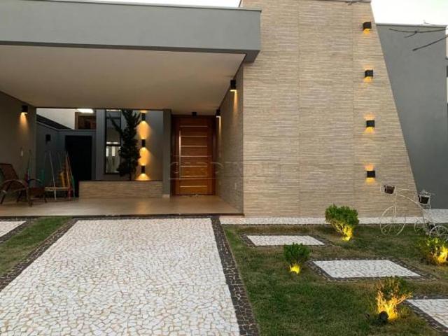 Casa de Condomínio para venda em Jardim Salto Grande de 168.00m² com 3 Quartos, 1 Suite e 4 Garagens