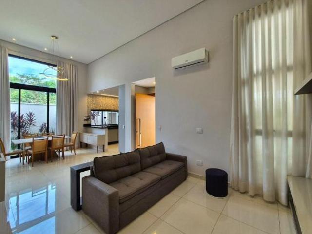 Casa de Condomínio para venda em Jardim Salto Grande de 179.00m² com 3 Quartos, 3 Suites e 4 Garagen