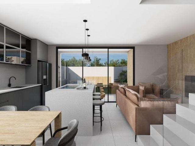 Casa de Condomínio para venda em Jardim Samambaia de 170.00m² com 3 Quartos, 3 Suites e 4 Garagens