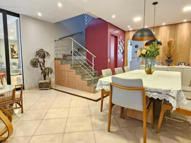 Casa de Condomínio para venda em Jardim Santa Angelina de 204.00m² com 4 Quartos, 2 Suites e 4 Garag