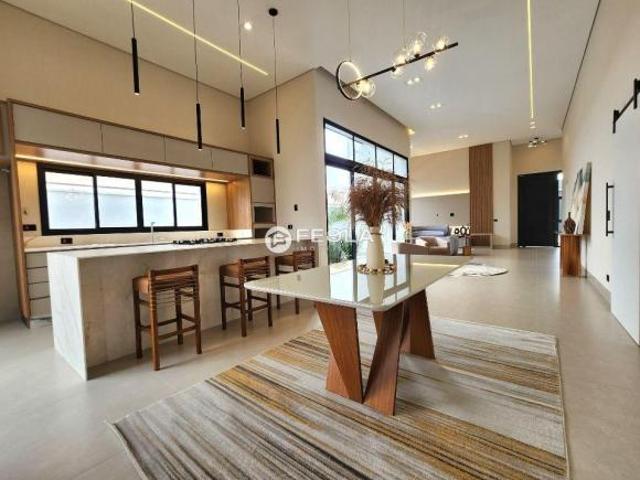Casa de Condomínio para venda em Jardim Santa Lúcia de 238.00m² com 3 Quartos, 3 Suites e 4 Garagens