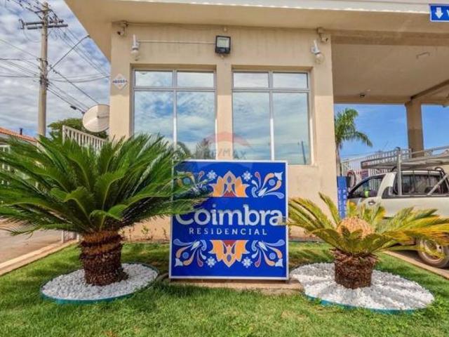 Casa de Condomínio para venda em Jardim Simus de 49.00m² com 2 Quartos e 3 Garagens